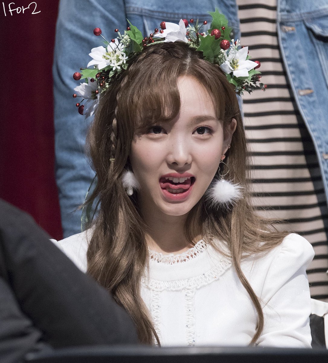 IMNAYEON INTL on Twitter: "[PIC] 171216 #NAYEON — TWICE 1st Album Repackage ‘Merry & Happy ...