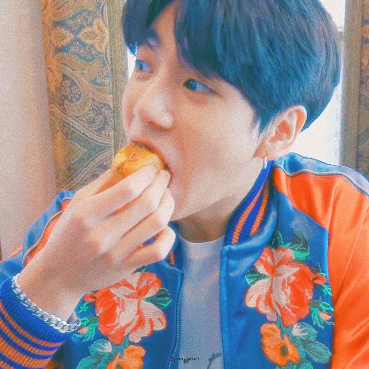 찜짐니 Sexy Cute Lovely🍊 On Twitter 보정 배경화면 토깽이 냠냠 🐰🌭💕