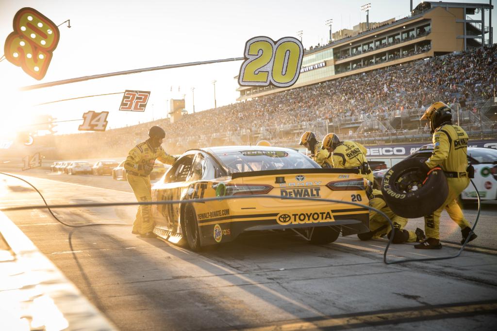 Action shots of pit road are some of my favorite ones to look at : r/NASCAR