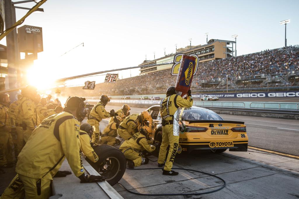 Action shots of pit road are some of my favorite ones to look at : r/NASCAR