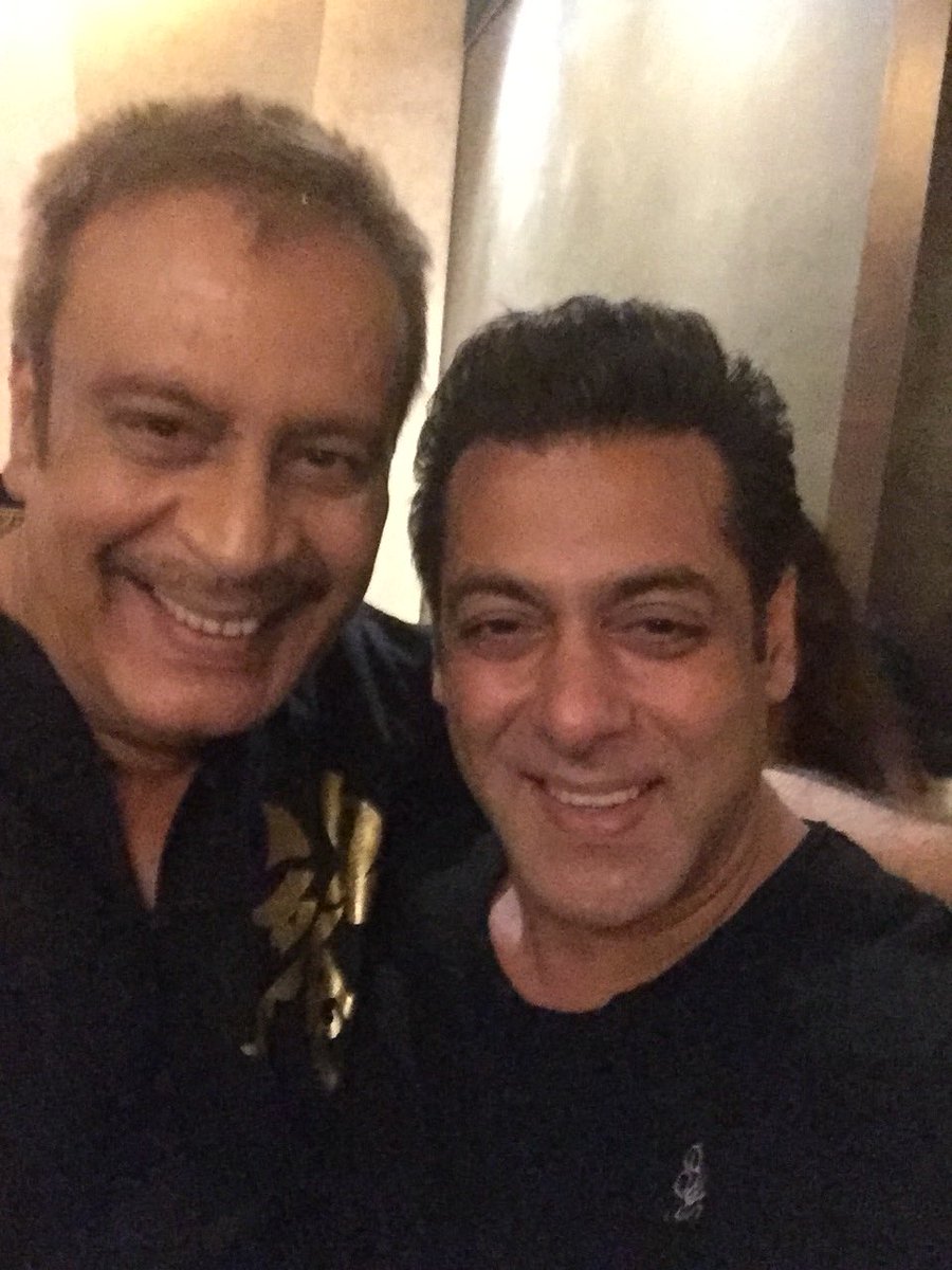 Deepak Parashar Wife