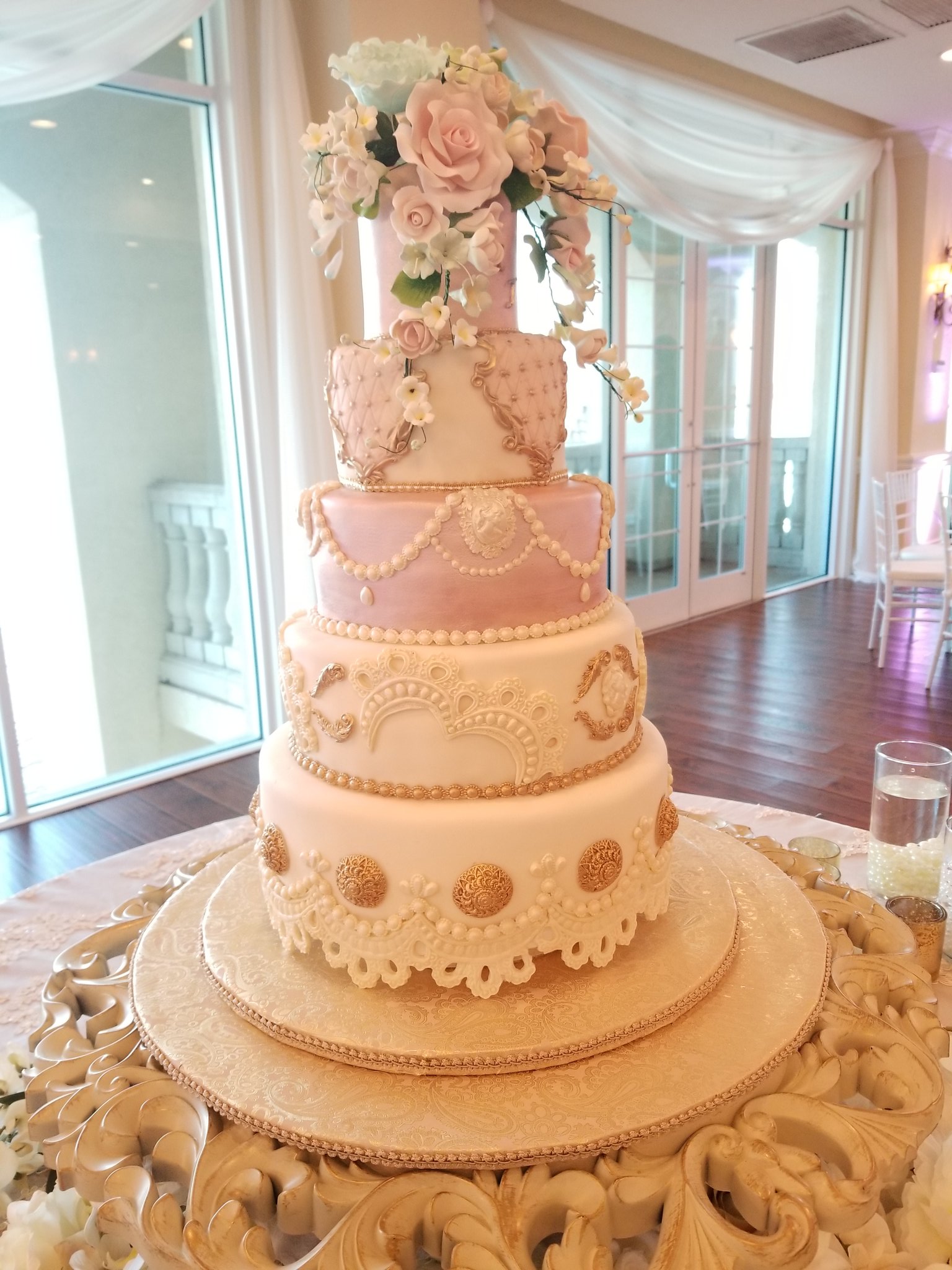 Victorian Themed Wedding Cakes