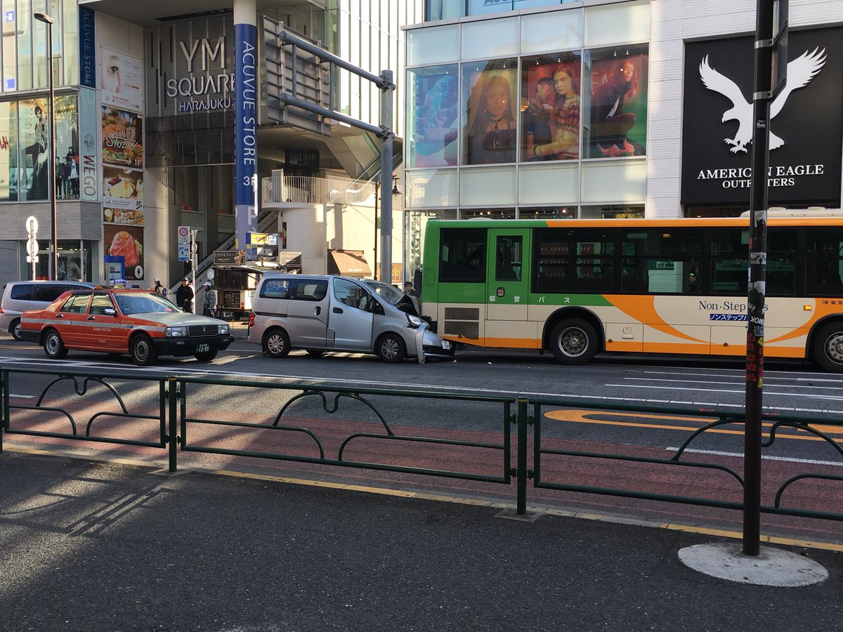 【ラフォーレ原宿前で事故】都営バスにワンボックスが突っ込み明治通り渋滞 神宮前1丁目 12 23 まとめまとめ
