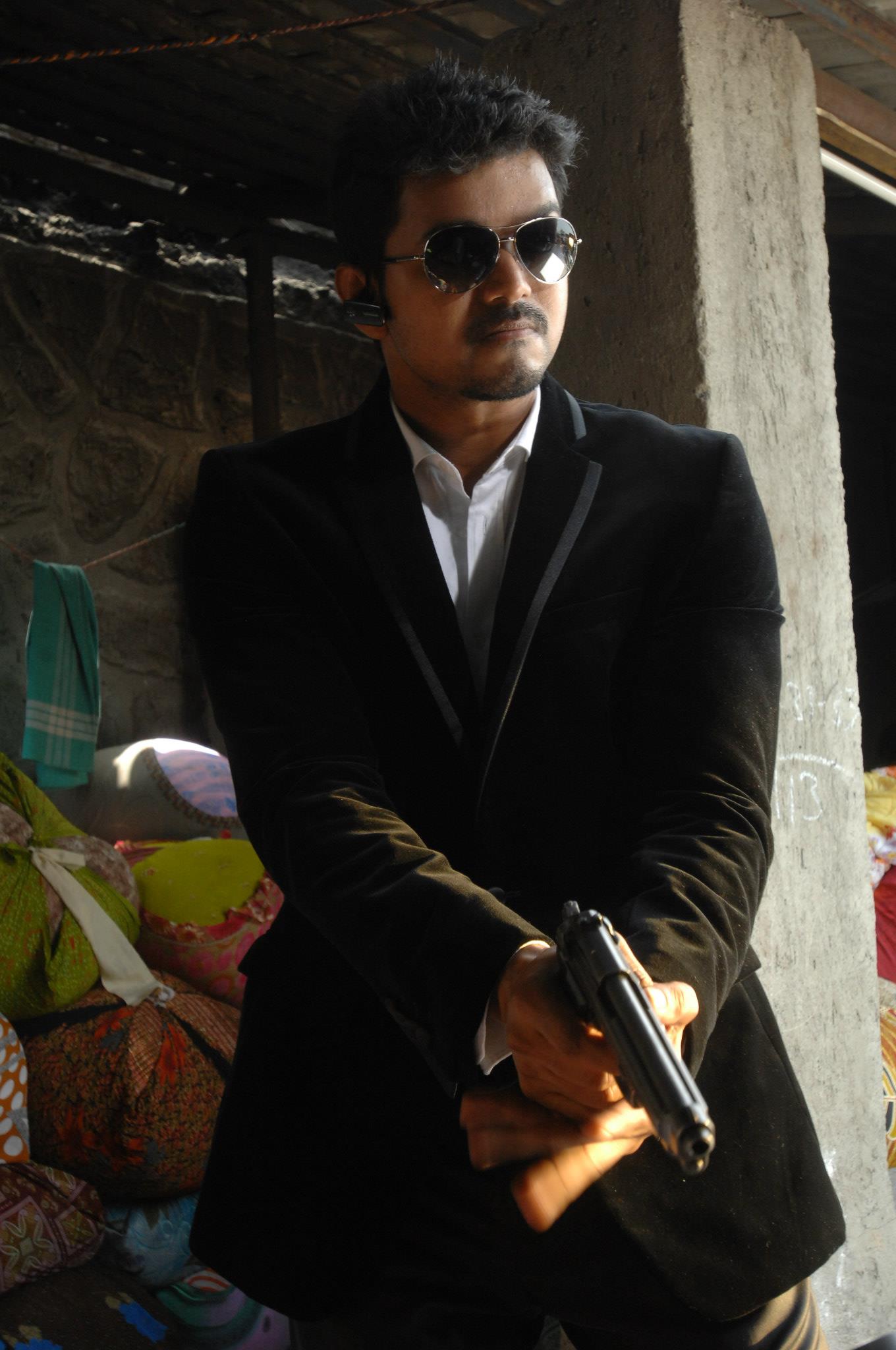 Vijay Wallpapers In Thuppakki