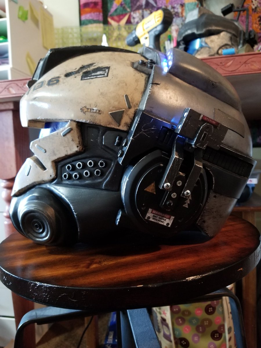 Titanfall Pilot Helmet Pepakura