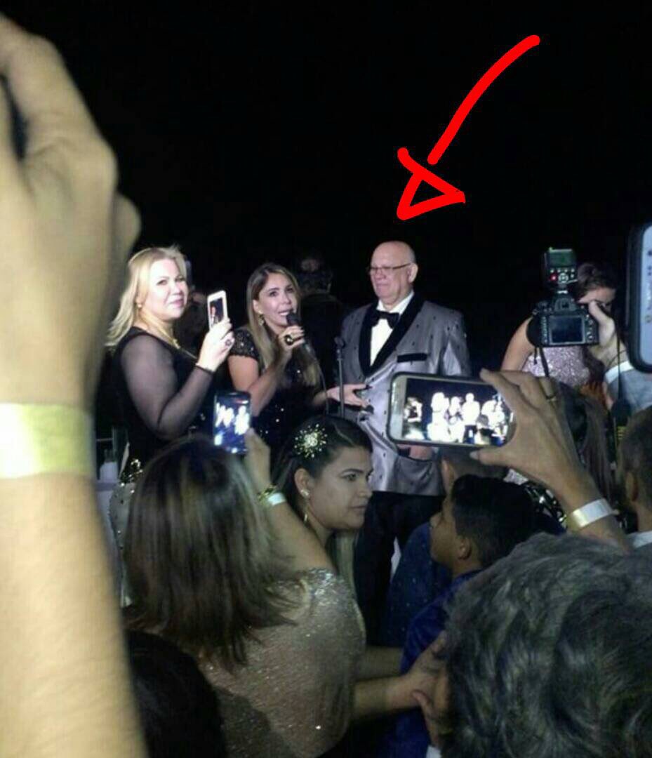 El tipo del cumpleaños es Emilio Martínez, 65 años de edad, de Punto ...