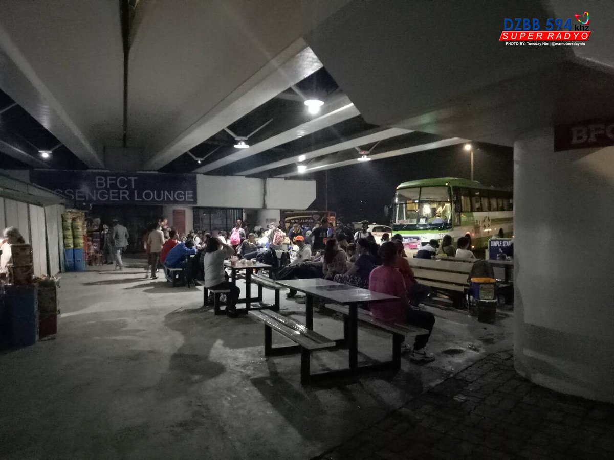 LOOK: (As of 5:00 a.m) Kakaunti pa lamang ang bilang ng mga pasahero sa ...