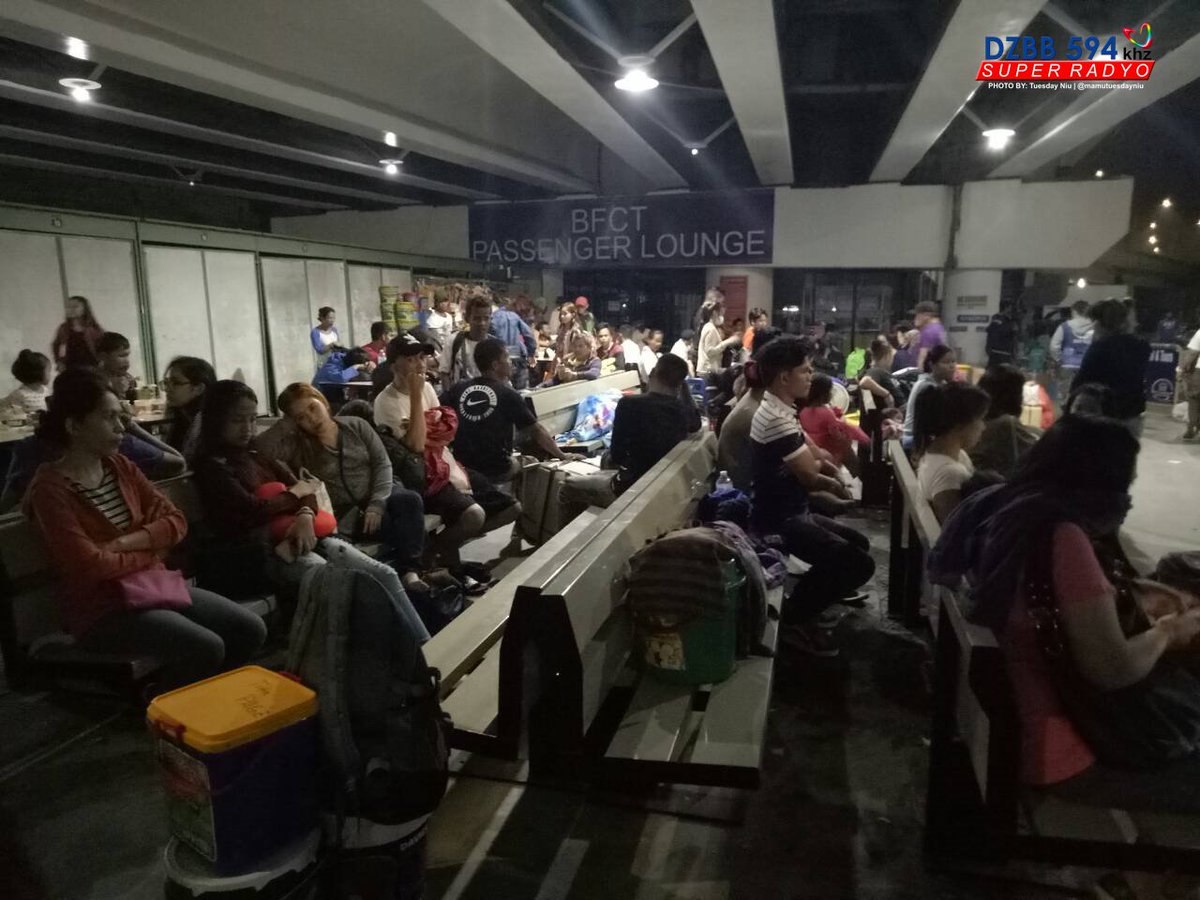 LOOK: (As of 5:00 a.m) Kakaunti pa lamang ang bilang ng mga pasahero sa ...