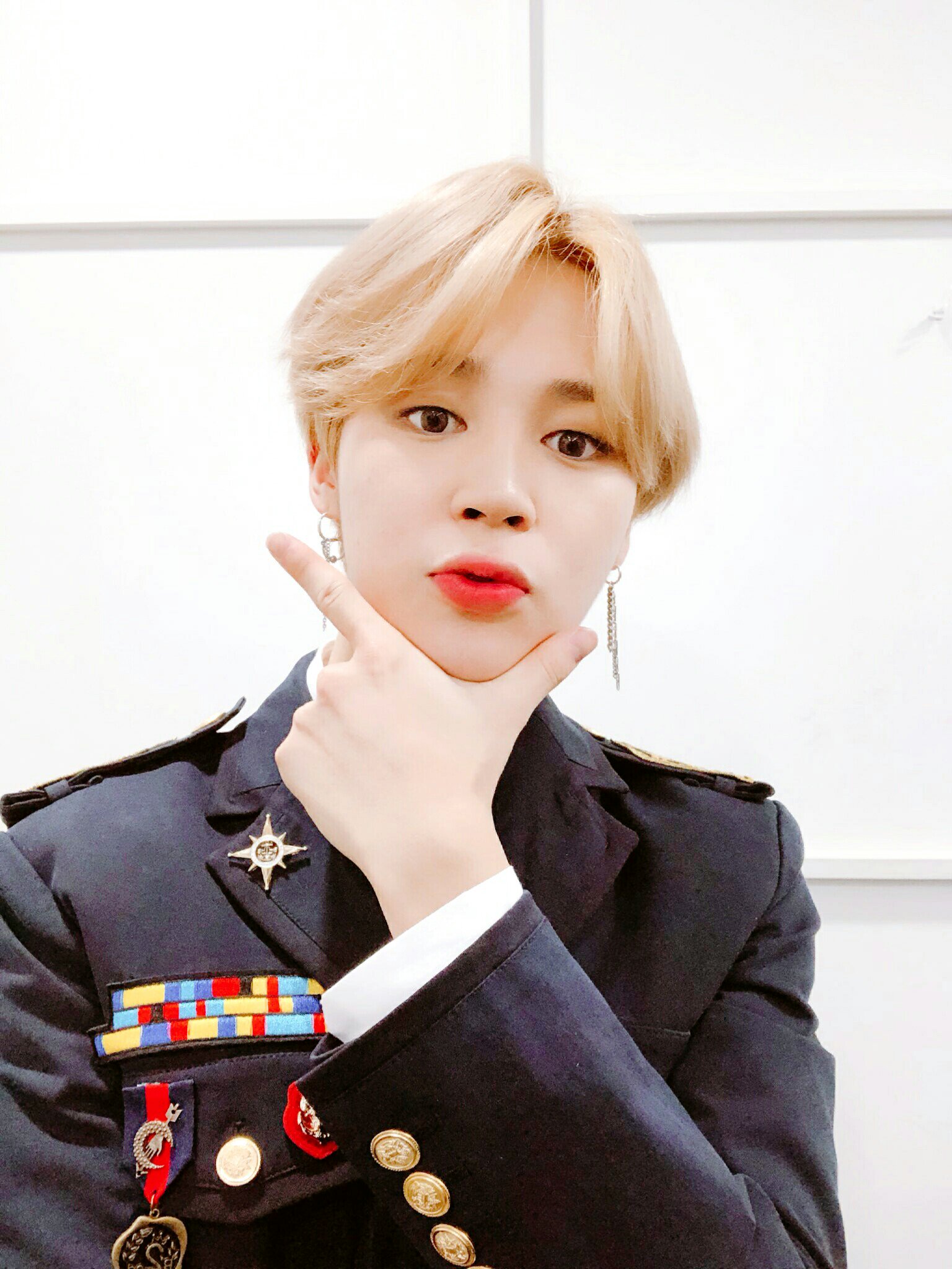 지 미 On Twitter [보정and배경화면] 구오즈알럽 저장시 Rt 지민 Jimin 망개지민 구오즈 방탄