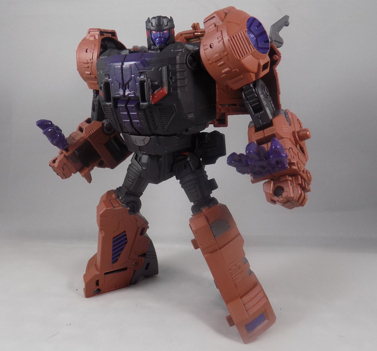 Minor/Repaint: - POTP: Transmetal Megatron | TFW2005 - The 2005 Boards