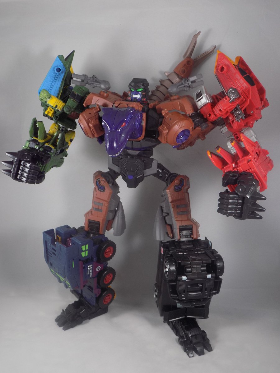 Minor/Repaint: - POTP: Transmetal Megatron | TFW2005 - The 2005 Boards