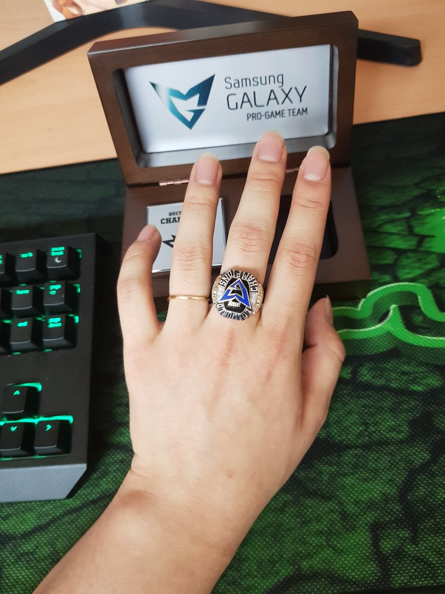 A Gift of Commemoration, Samsung Galaxy Receives the World Championship ...