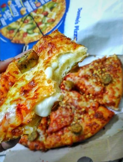 Dominos Cheese Burst Pizza