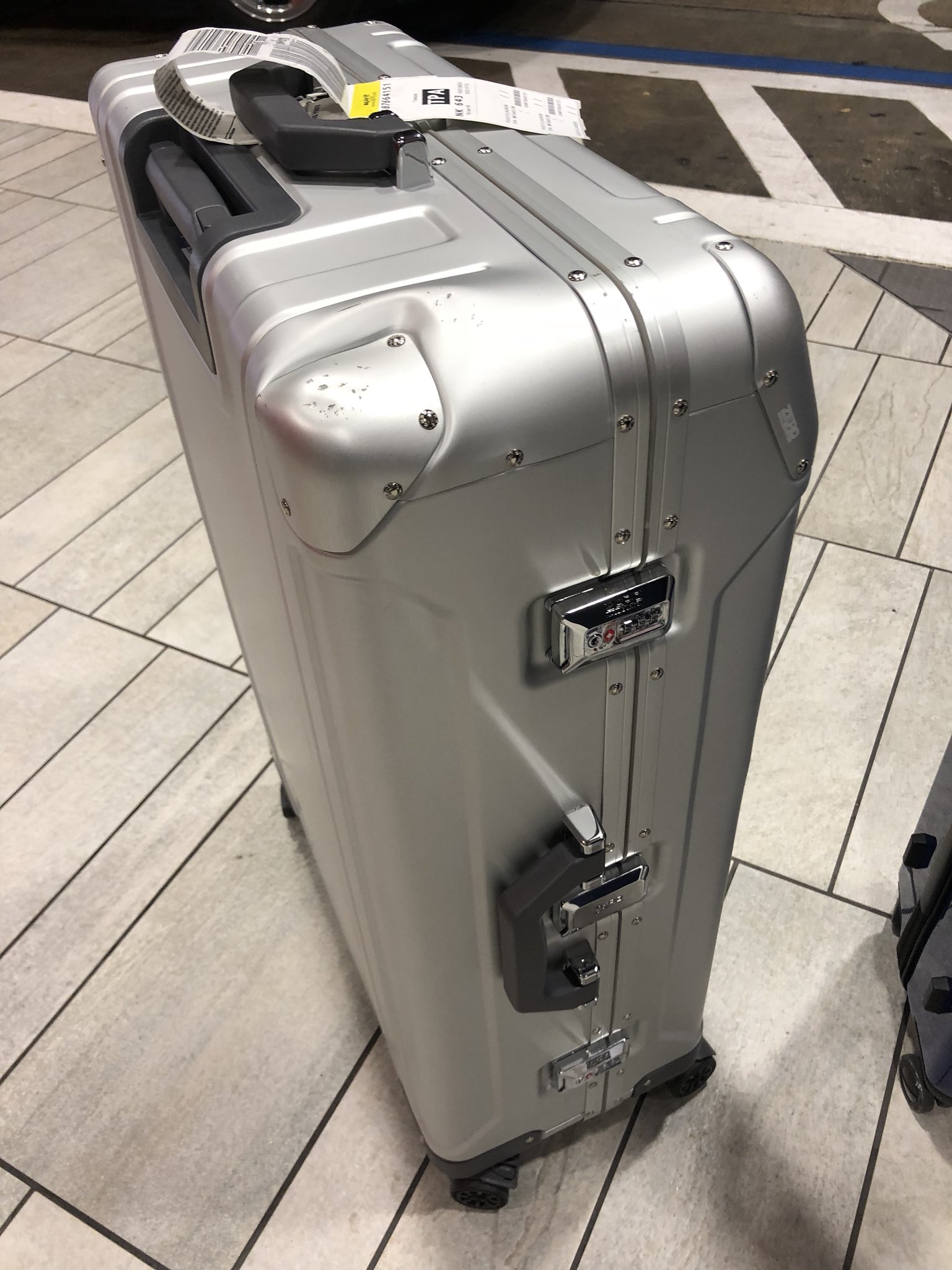 Zero Halliburton Carry On