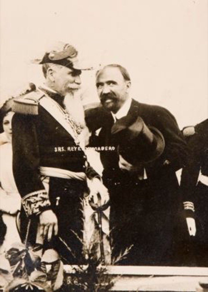 Los dos enemigos en una peculiar foto. bernardo reyes y francisco nunca ...