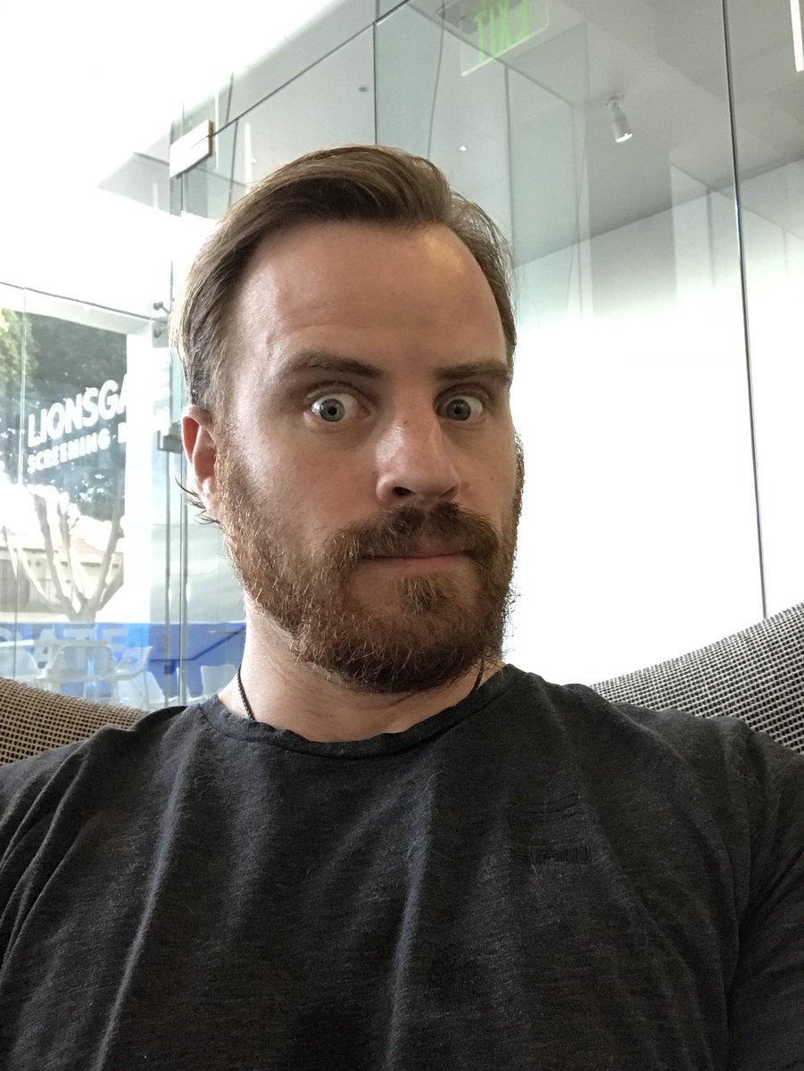 Robert Kazinsky Body