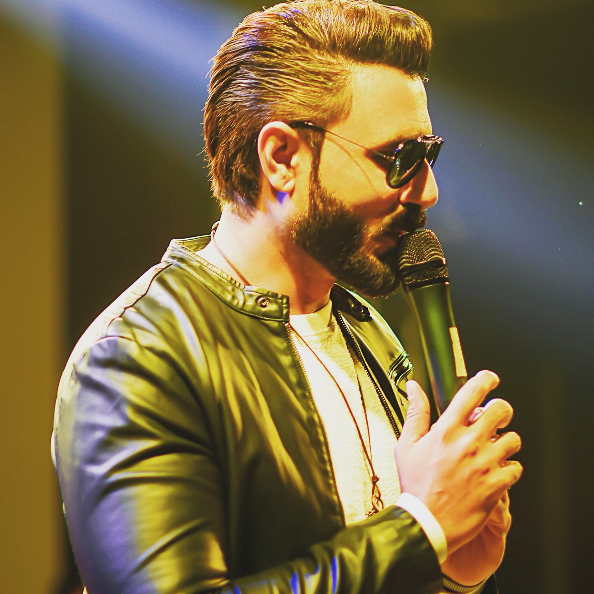 Mustafa Zahid Singer