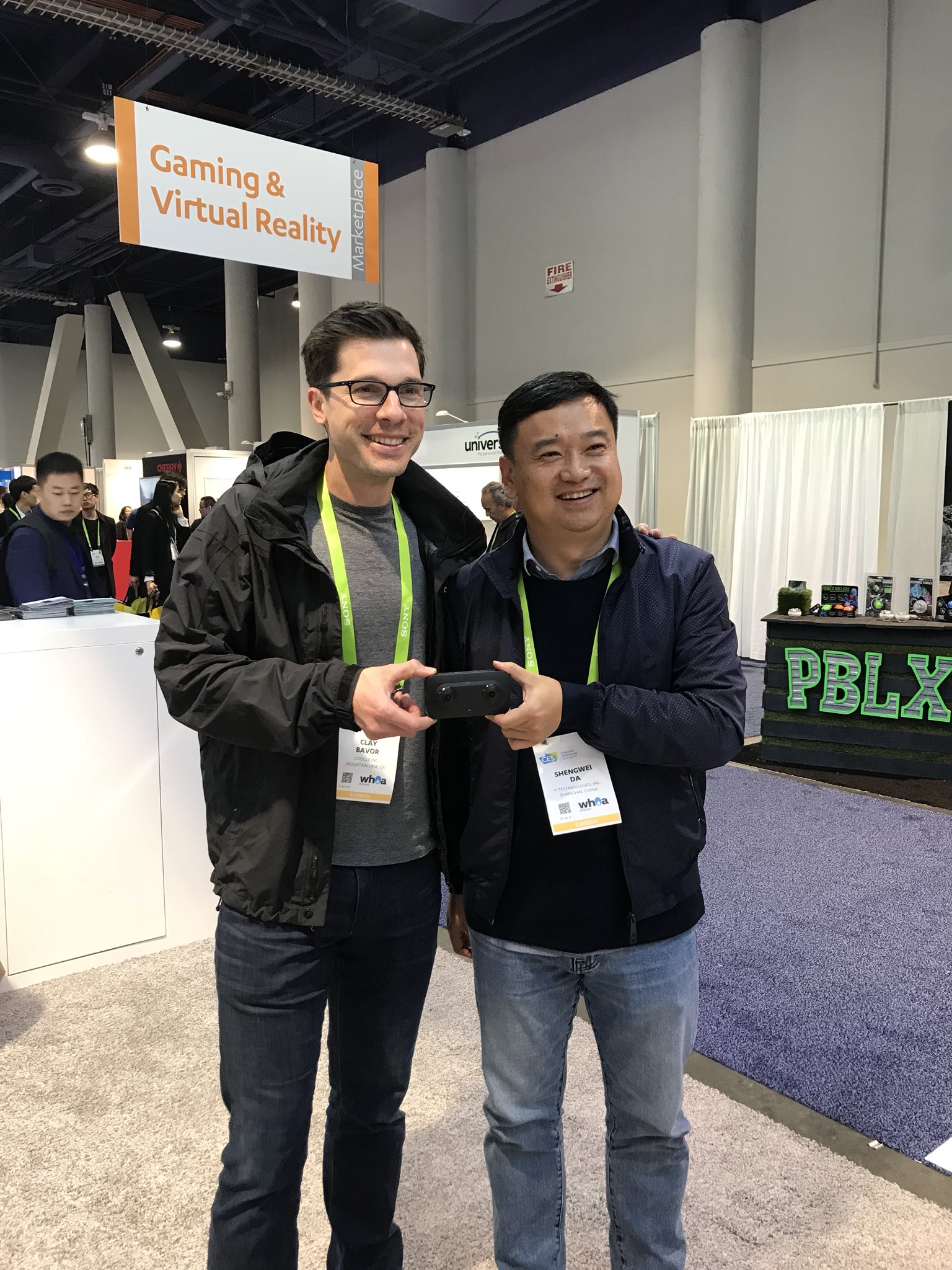 YI Technology on Twitter: "Our CEO, Sean Da, with @claybavor of @googlevr showing off our newly ...