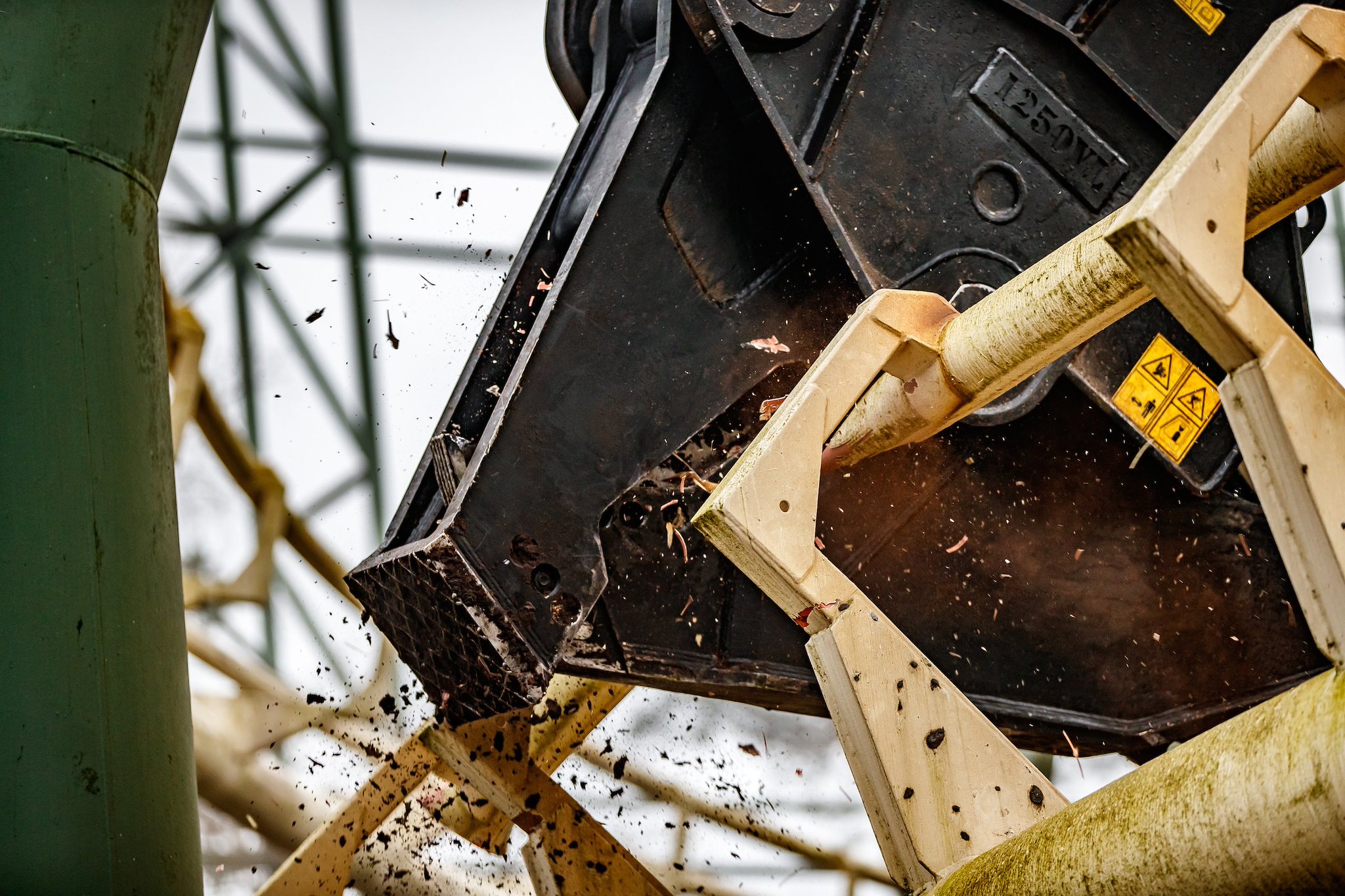 Efteling on Twitter: "We zijn vandaag begonnen met de demontage van de #Python! De baan wordt in ...