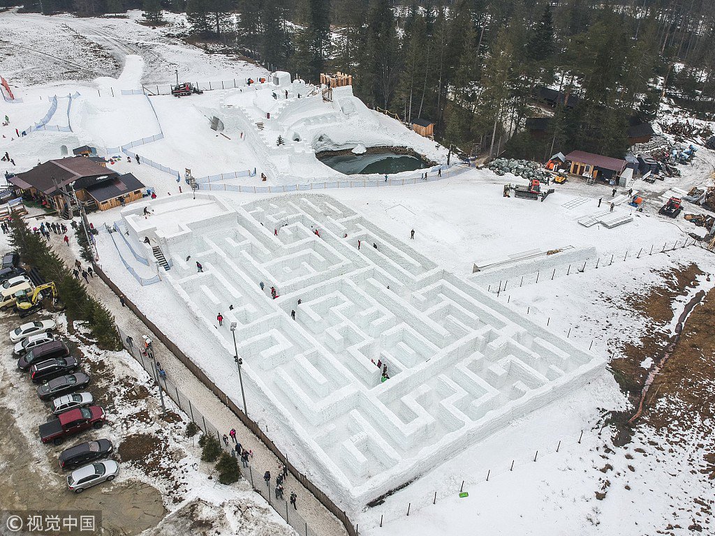 Feel happy even when you lost your way! the enormous maze in zakopane ...