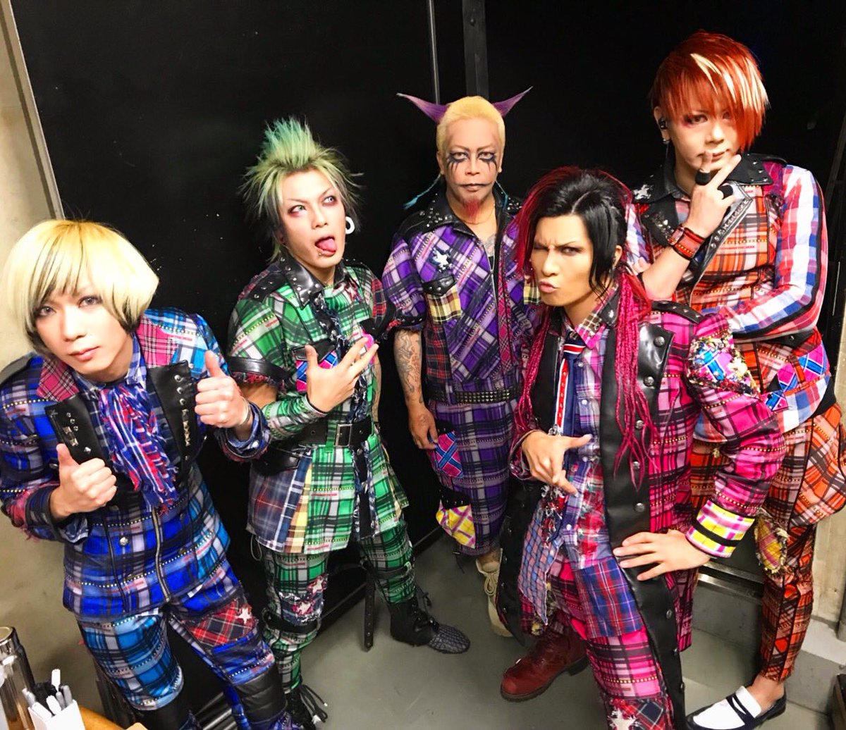 UCHUSENTAI:NOIZ 2018年楽屋ショットまとめ - Togetter