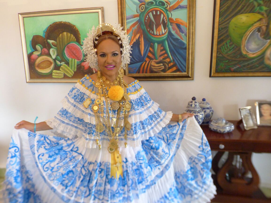 Sandra sandoval lista para el desfile de las mil polleras. es la ...