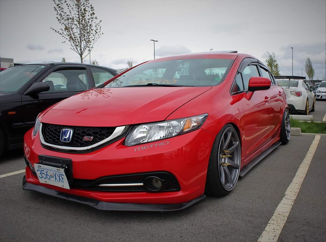 Slammed Civic Si