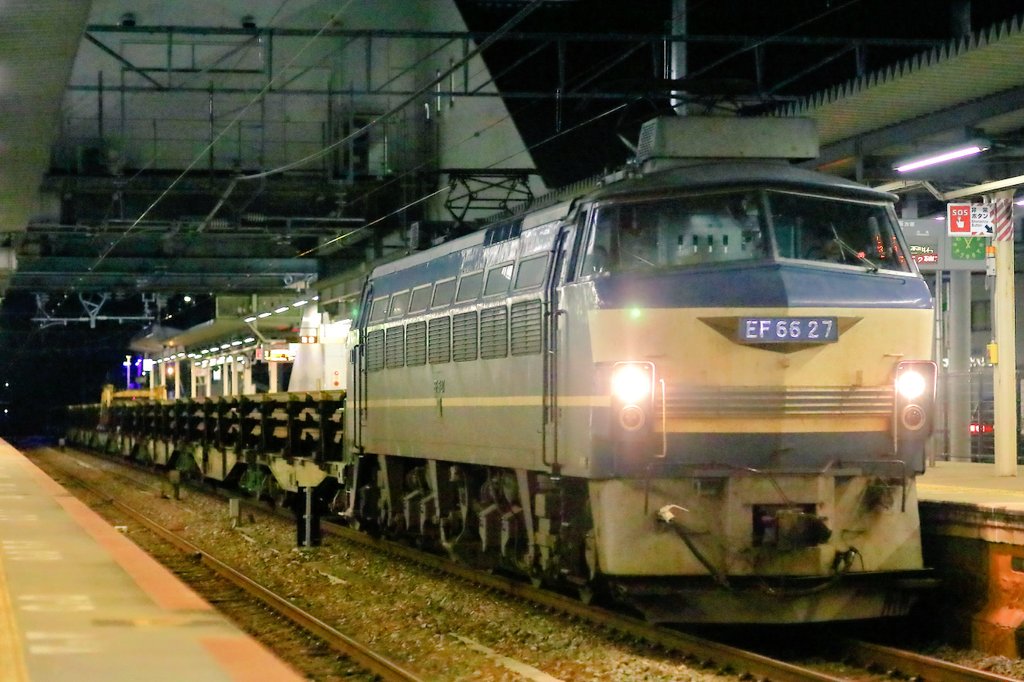 うんつく on Twitter: "闇鉄 EF66 27 8090レ レール輸送にニーナが入ったので闇鉄を行いました。流すか、止めるか悩みましたが、85mmの明るさとフルサイズの高感度適応を ...