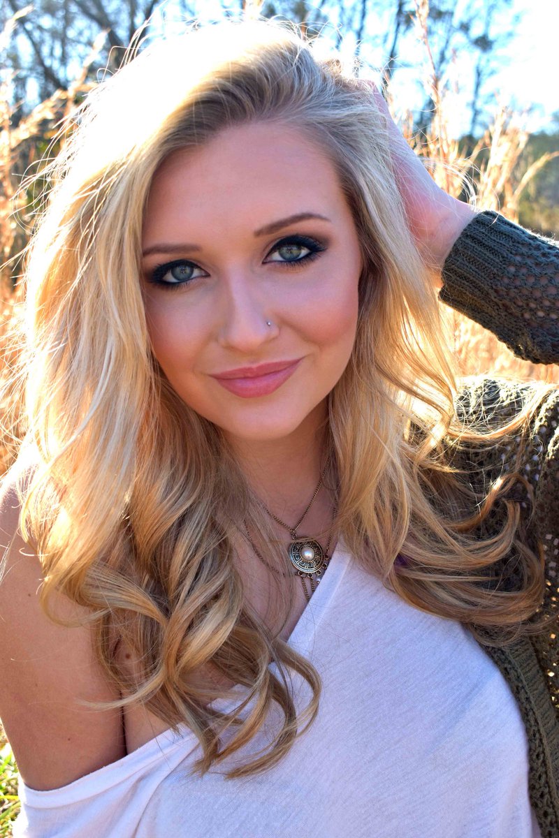 Emily Pemberton's Instagram, Twitter & Facebook on IDCrawl