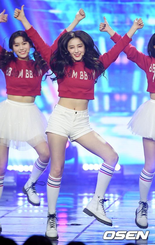 Momoland #Fun_to_the_world on Twitter: "180124 MOMOLAND Nancy at Show ...