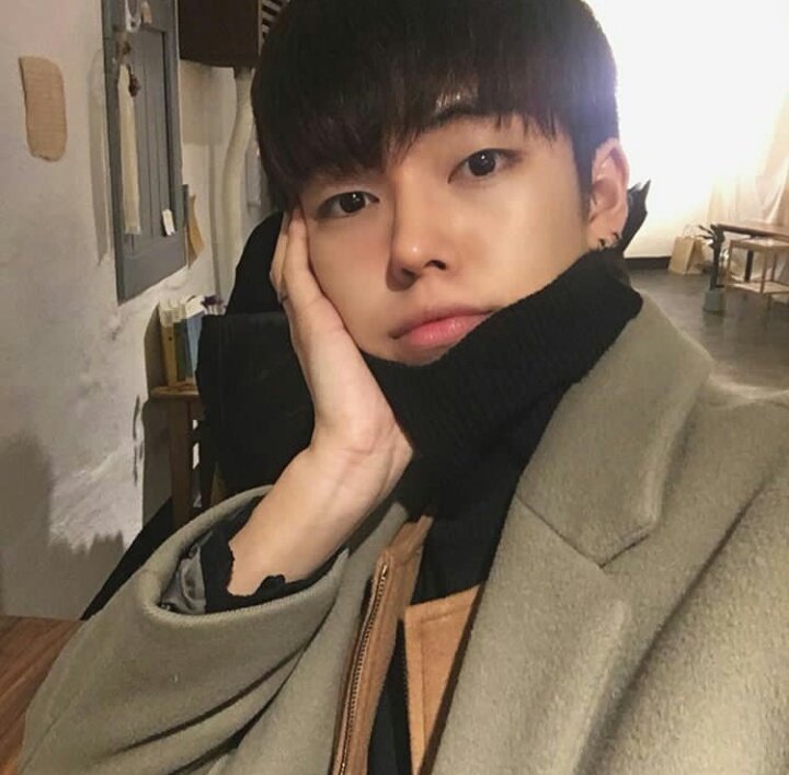 Korean Boy Selca