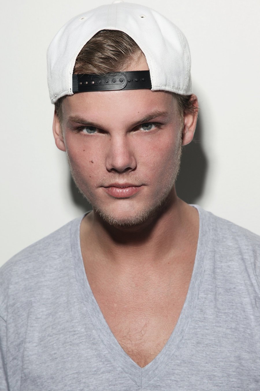 Tim Bergling Shirtless