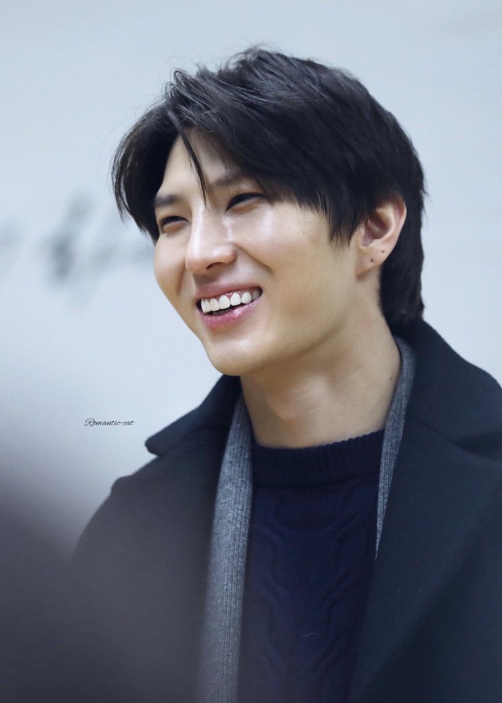 Leo Vixx Smile