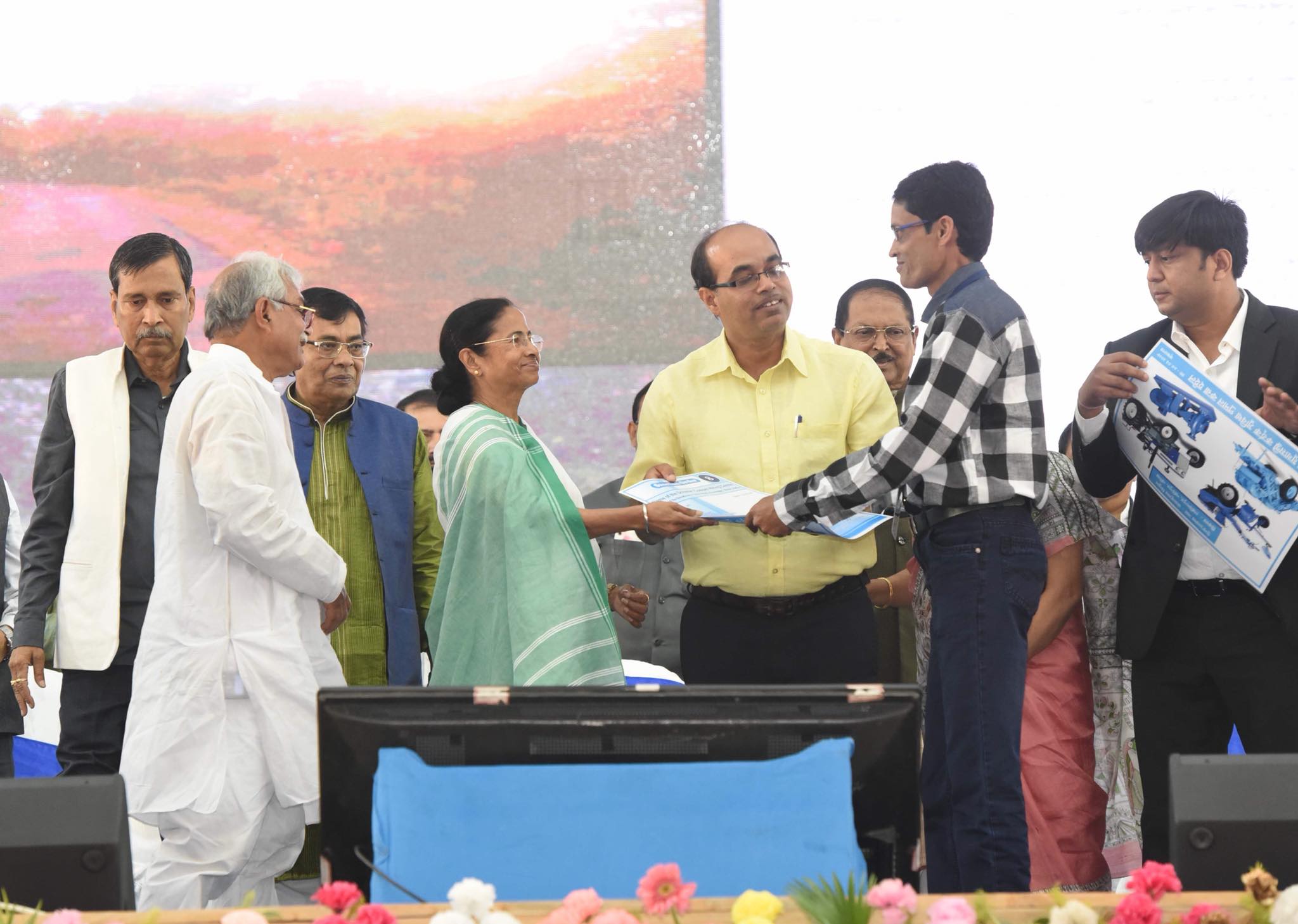 Mamata Banerjee on Twitter: "Today, from a programme at Krishnagar, Nadia, we launched statewide ...