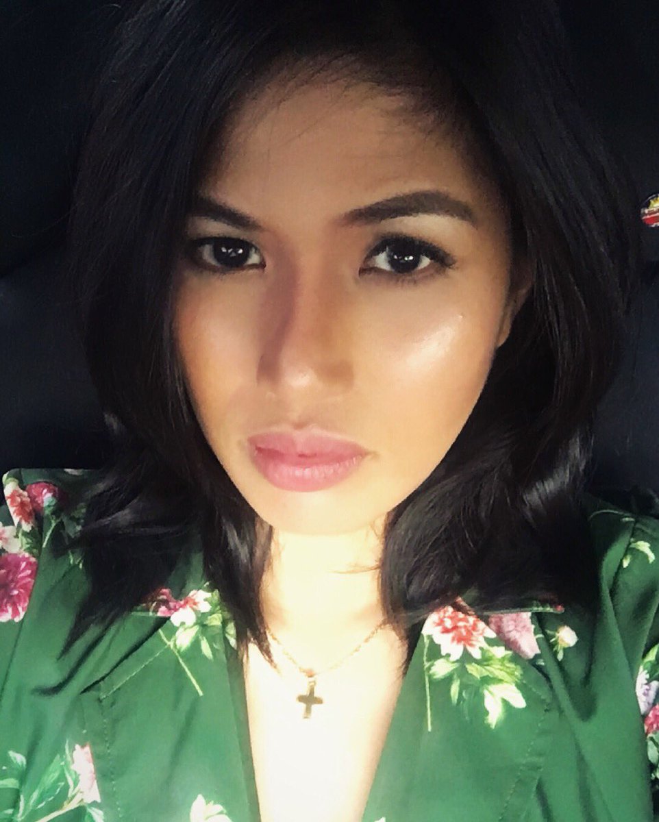 Celine Pialago @CELINEBURCE Timeline, The Visualized Twitter