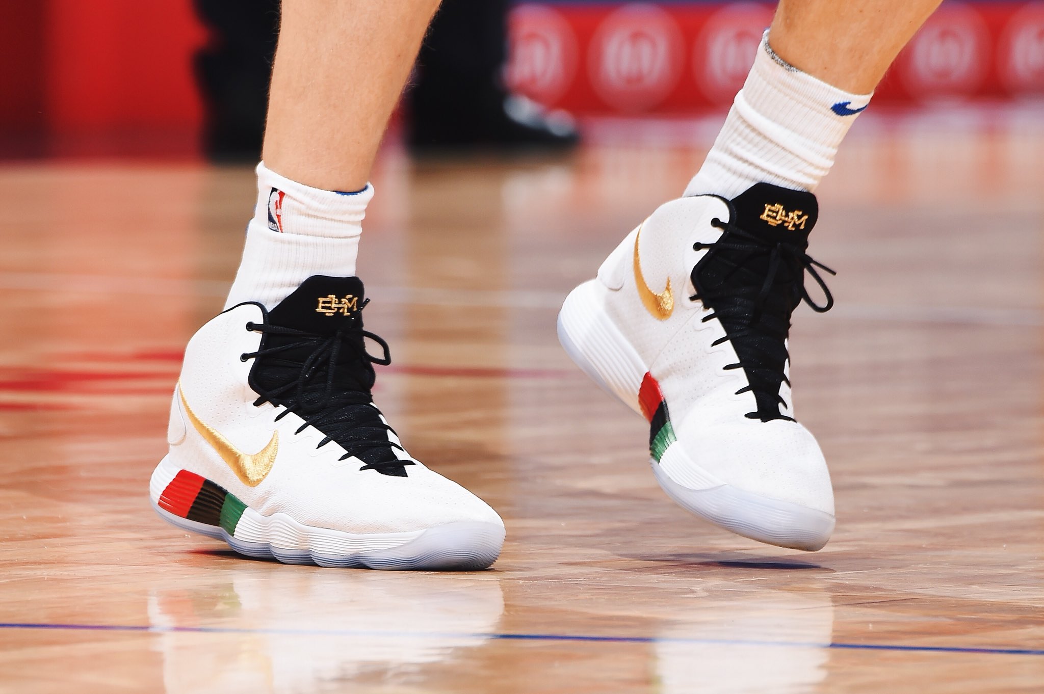 Dirk Nowitzki Hyperdunk 2022