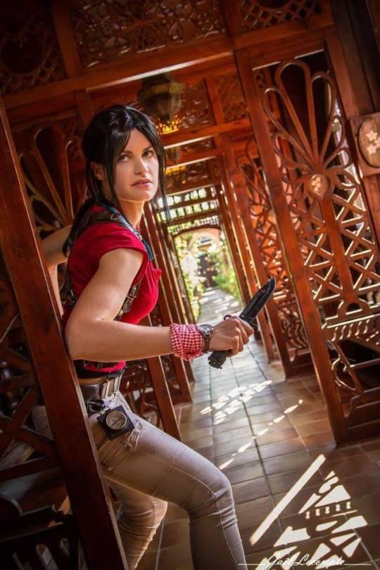 Uncharted 2 Chloe Cosplay