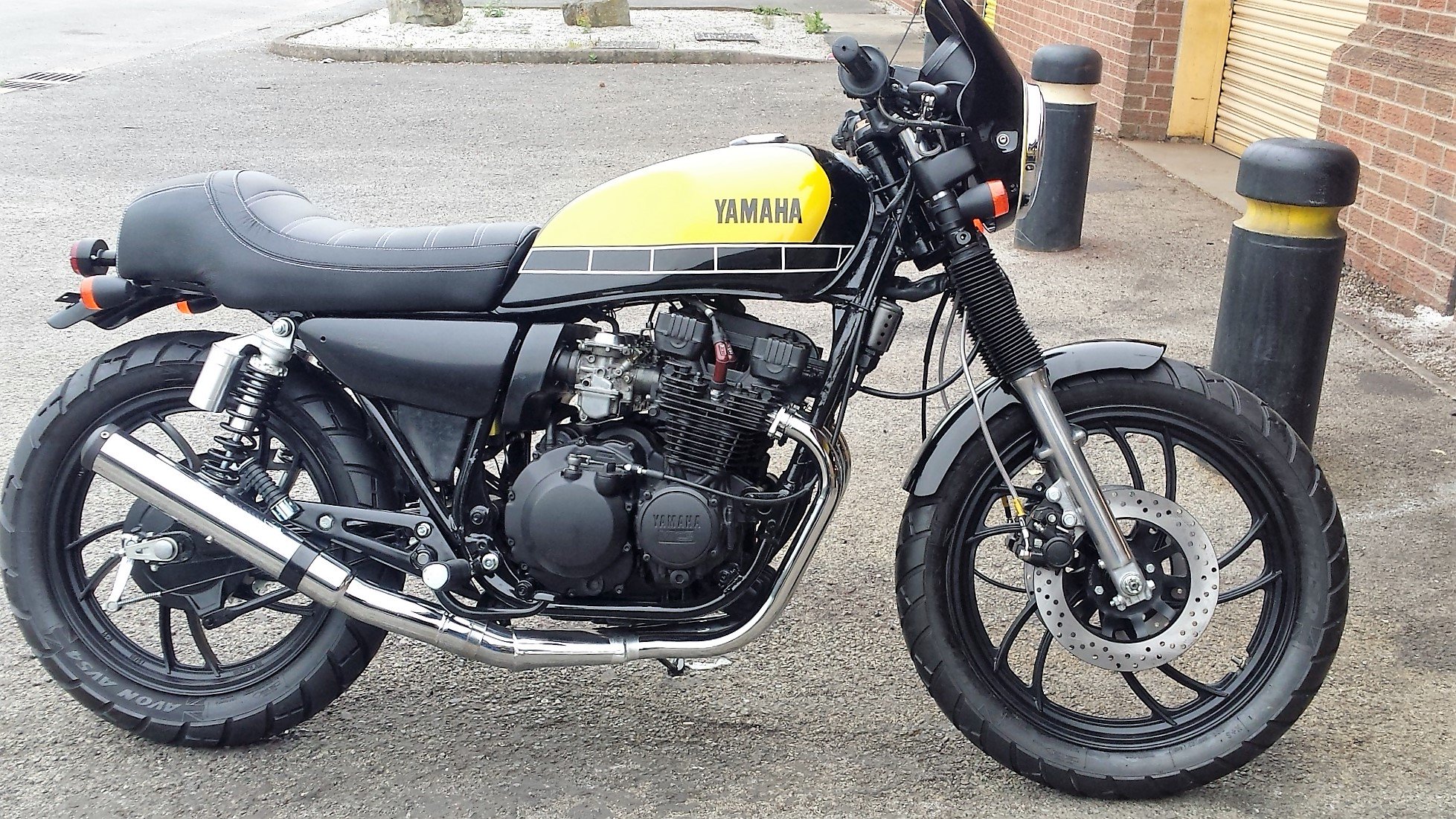 Cafe Racer Brat Bobber | Reviewmotors.co