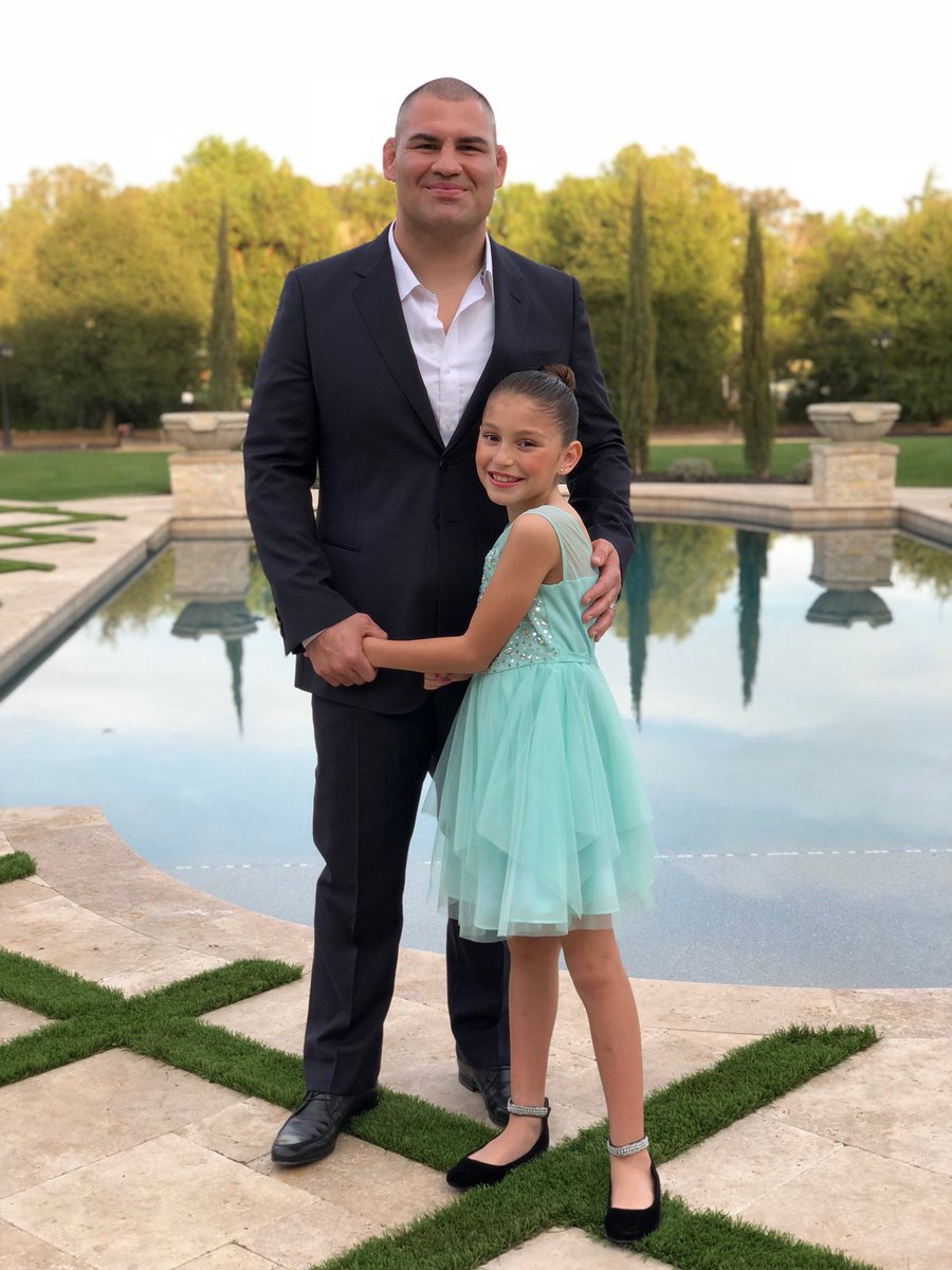 Cain Velasquez Father