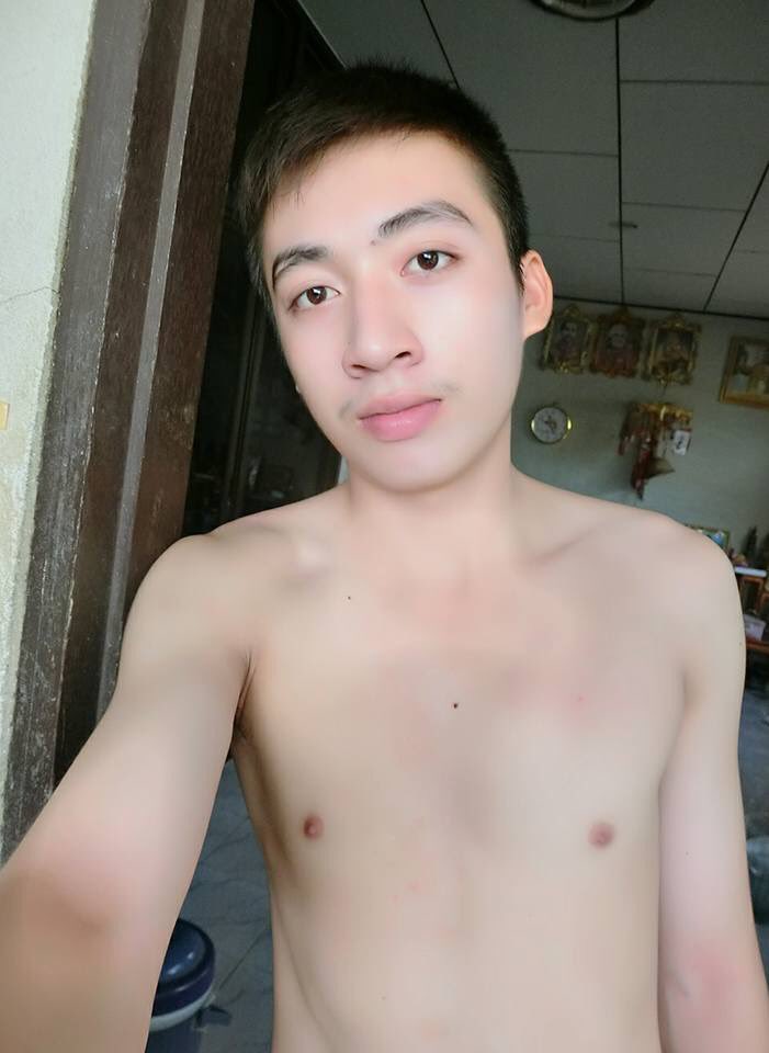 DearboyThailand on Twitter: "ตื่นๆแปรงฟัน !! ยาสีฟันหลอดใหญ่เกิน💕😳😳 ig : chake_wutthichai https ...