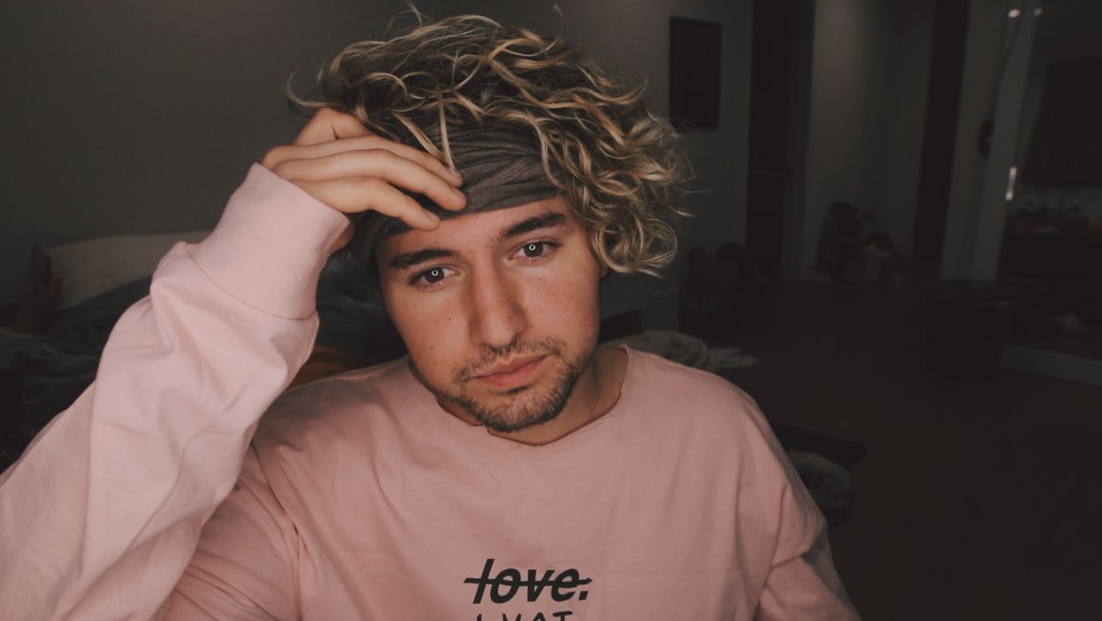 Jc Caylen Twitter Kopfzeile Jc Caylen Age, Family, Bio | Famous