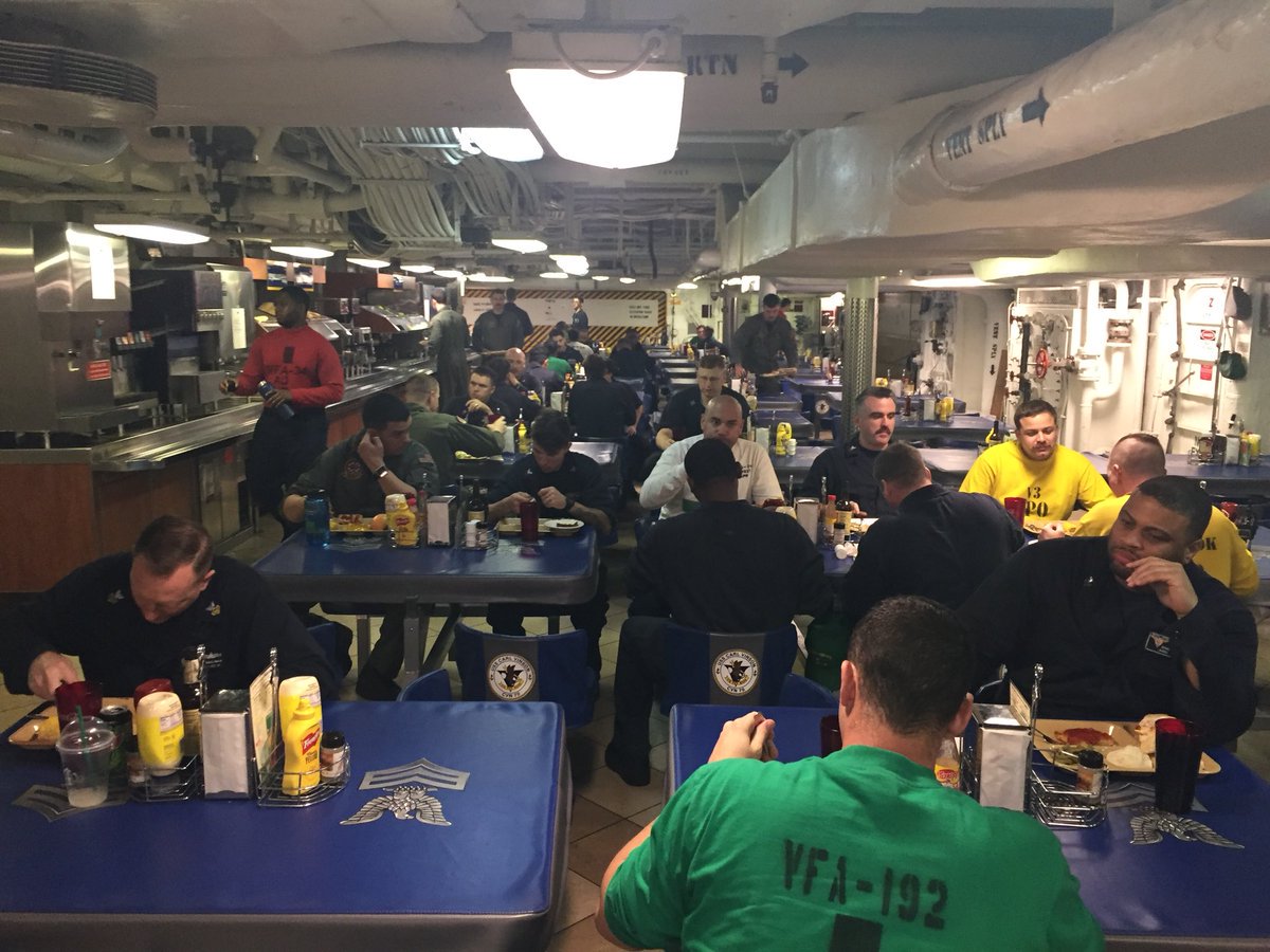 Carl Vinson: Inside USS Carl Vinson: Mess Hall for some 5,300 sailors ...