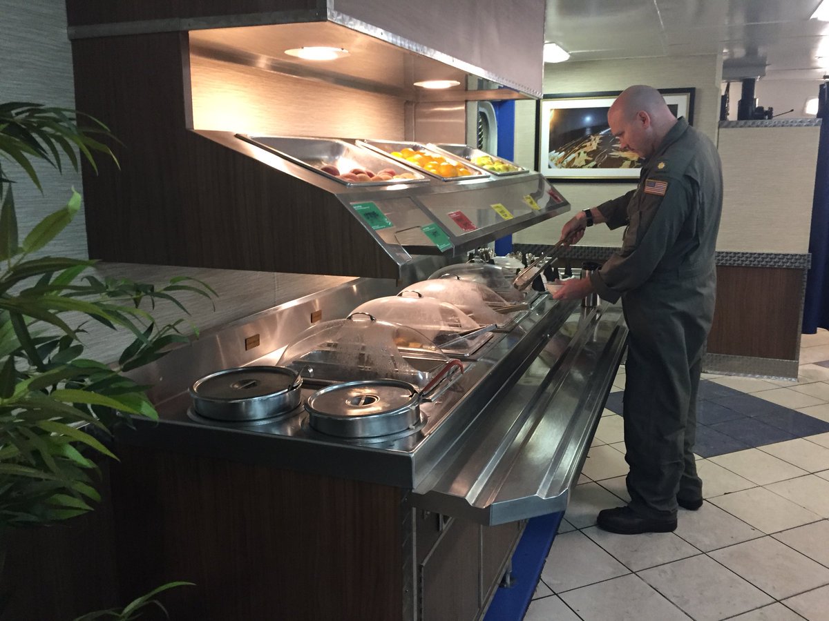 Carl Vinson: Inside USS Carl Vinson: Mess Hall for some 5,300 sailors ...