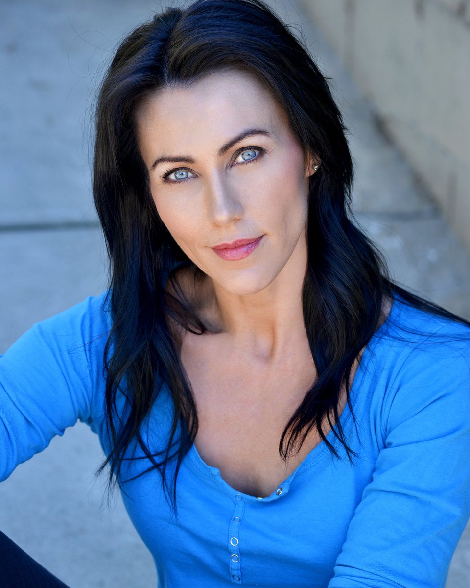 Post aesthetically attractive looks you deem attractive on a person ...