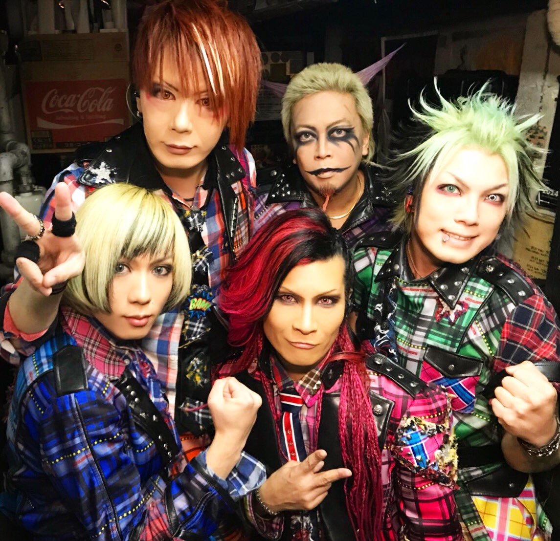 UCHUSENTAI:NOIZ 2018年楽屋ショットまとめ - Togetter