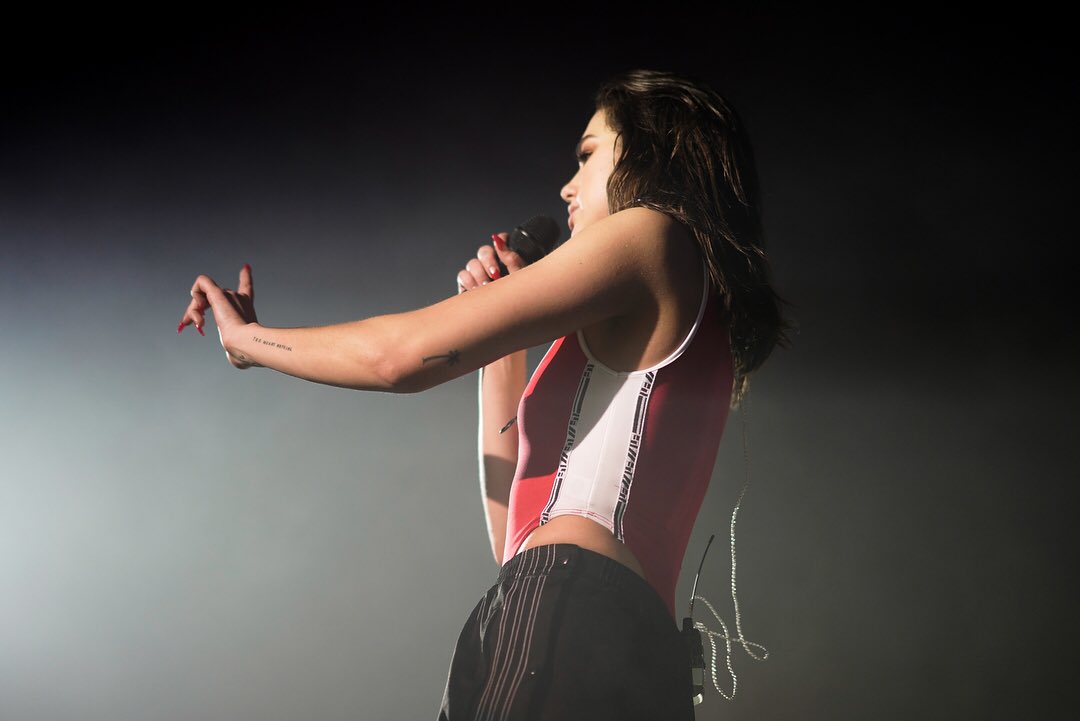DUA LIPA on Twitter: "Vancouver, The self-titled tour, 16.02.2018, shot by Pixie Levinson 💥💥💥…