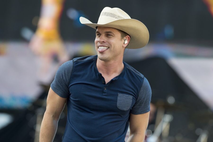 Dustin Lynch Smile