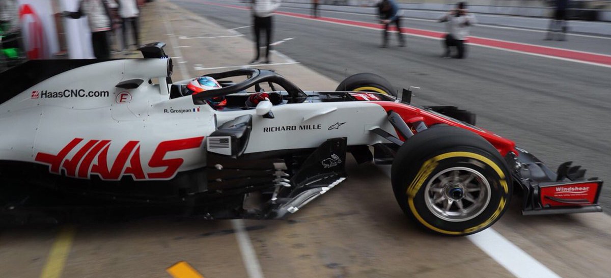 El nuevo Haas VF-18 echa a rodar en el circuito de Barcelona-Catalunya