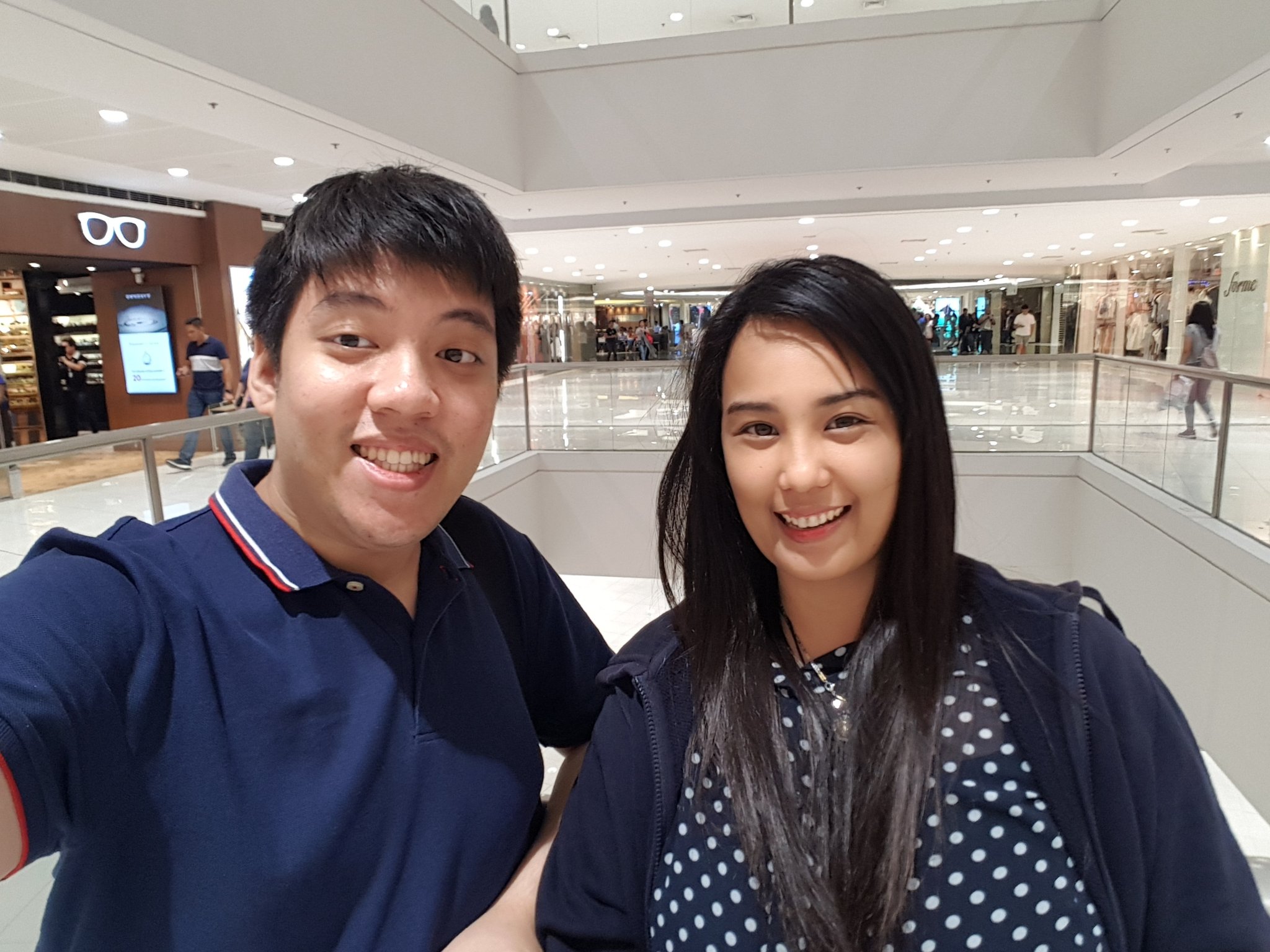 Benedict Santos on Twitter: "11/20/19 Hachiko with my 🌻 https://t.co/ZxBNTgtyVz" / Twitter