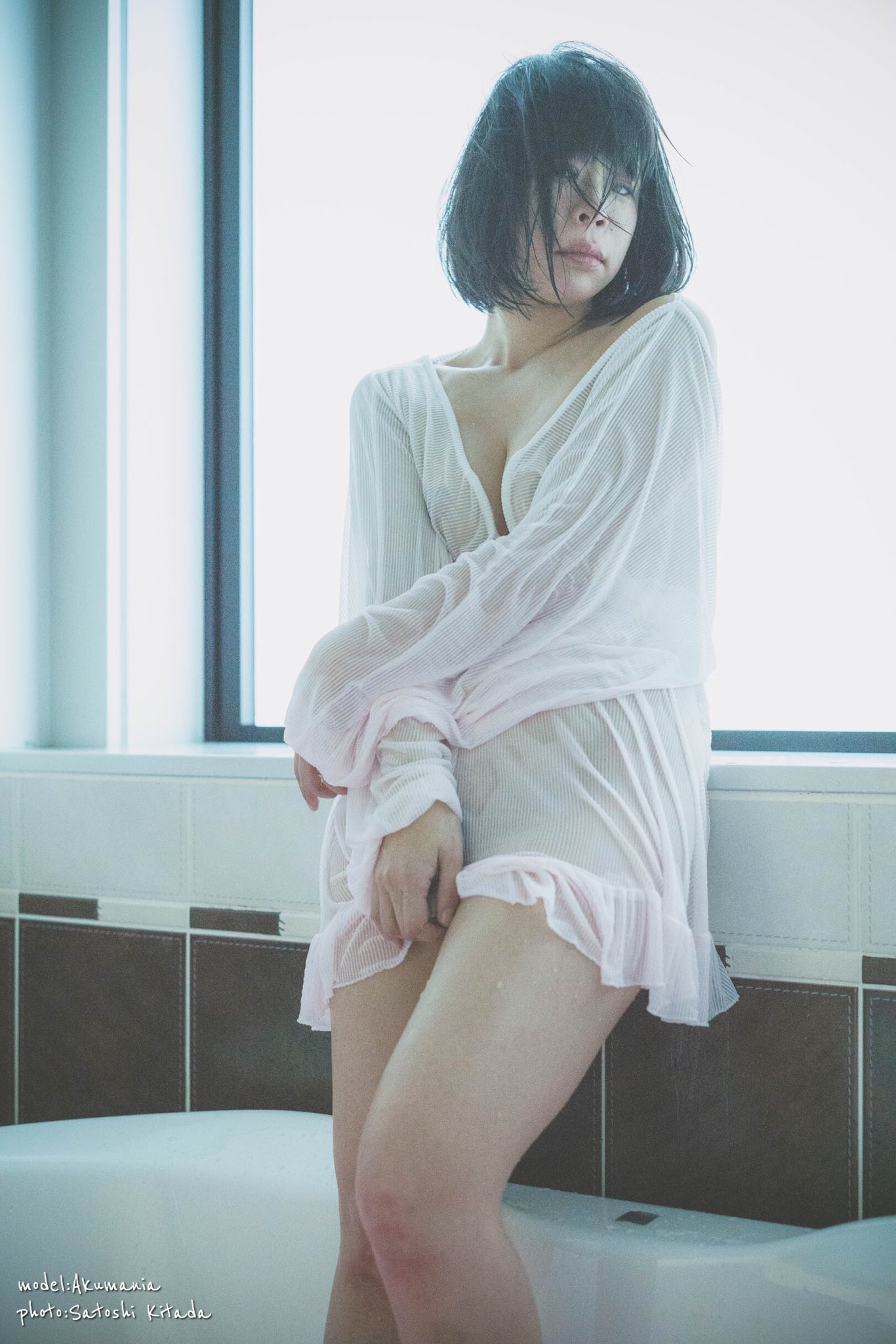 Satoshi Kitada on Twitter: "この日は雨&夕方でかなり薄暗く肉眼では薄っすらシルエットが見える程度の明るさのお風呂で撮影。ストロボは使いたくなかったので ...